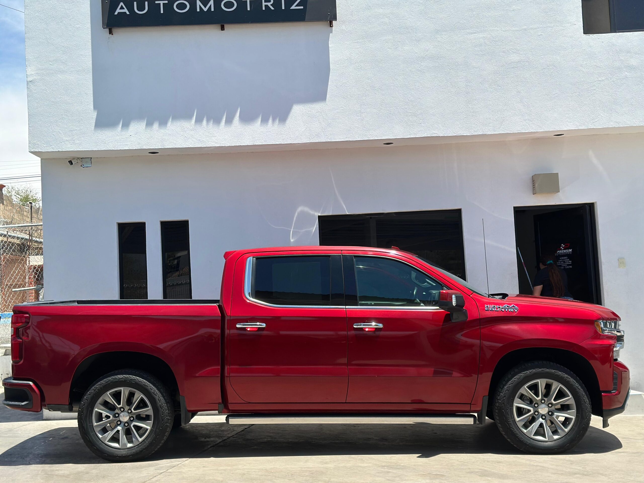 CHEVROLET CHEYENNE HIGH COUNTRY 2022 - J Premium Automotriz