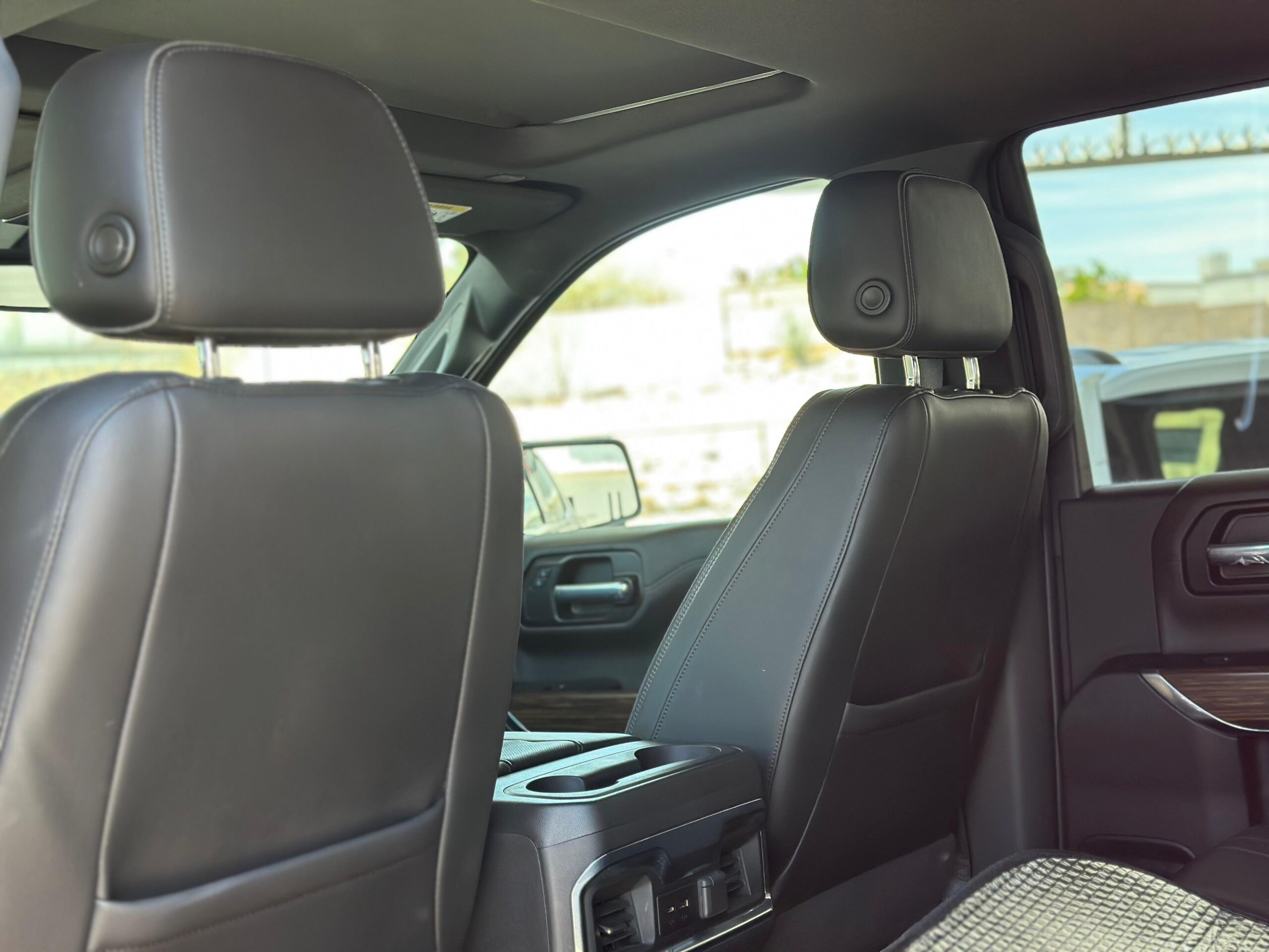 CHEVROLET CHEYENNE HIGH COUNTRY 2022 - J Premium Automotriz