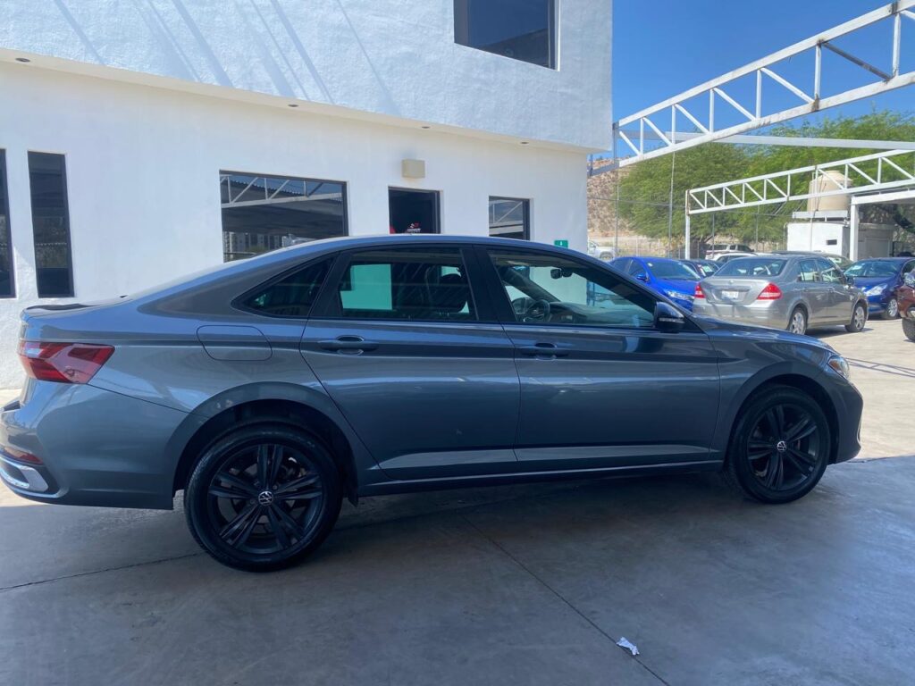 VOLKSWAGEN JETTA A7 SPORTLINE 2022 - J Premium Automotriz