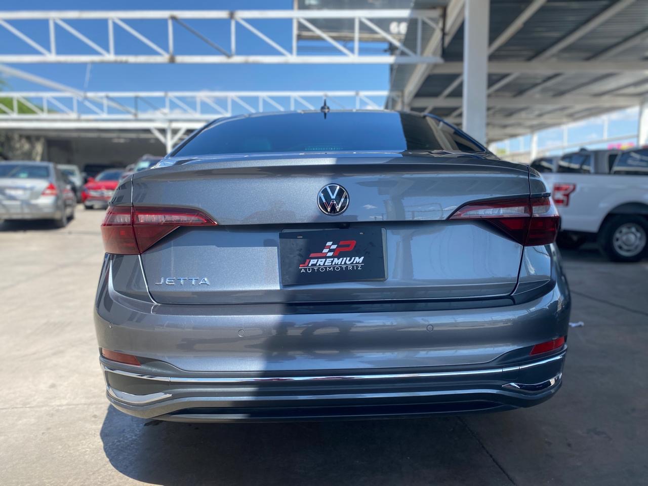 VOLKSWAGEN JETTA A7 SPORTLINE 2022 - J Premium Automotriz