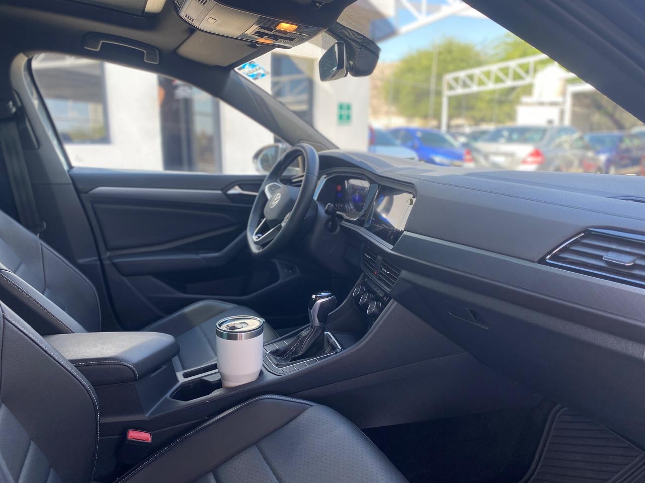 VOLKSWAGEN JETTA A7 SPORTLINE 2022 - J Premium Automotriz