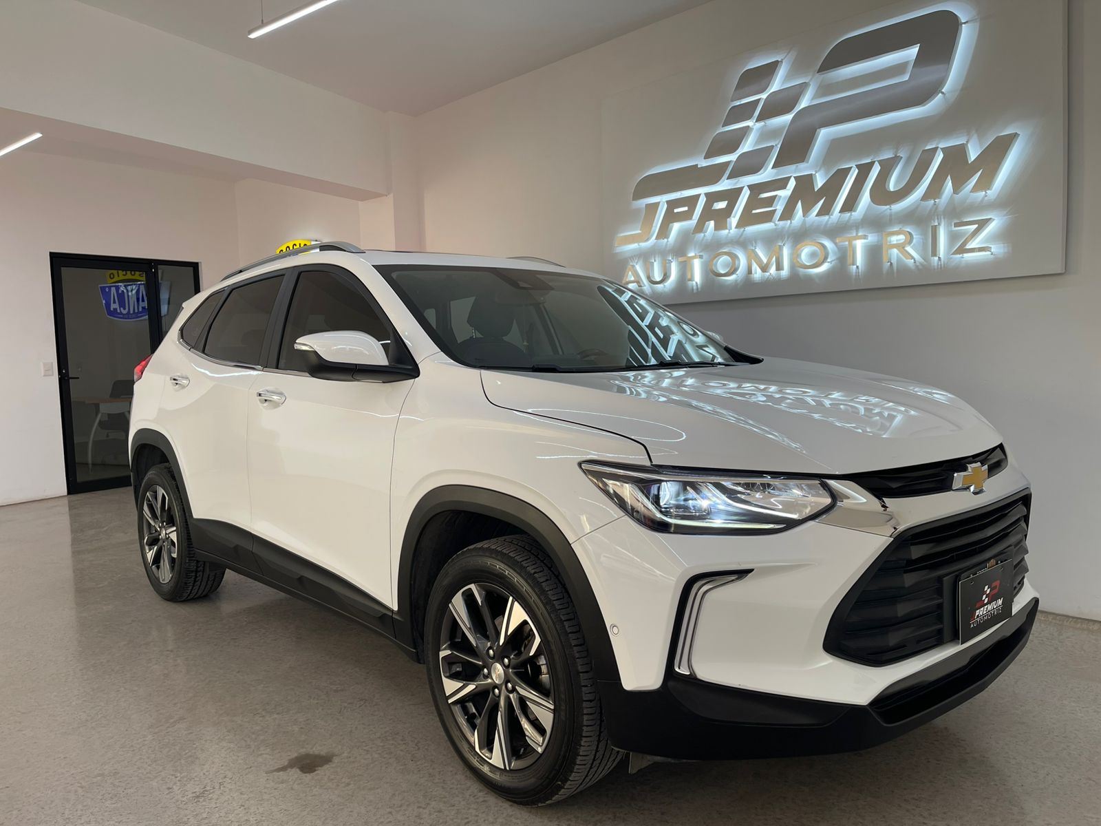 CHEVROLET TRACKER PREMIER 2023 - J Premium Automotriz