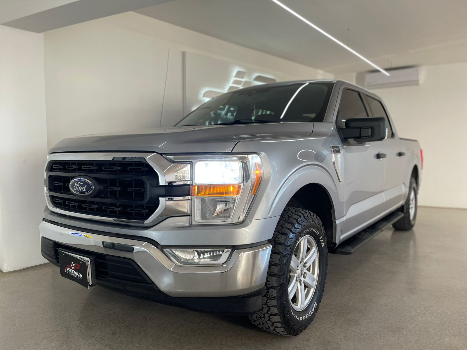 FORD LOBO XLT 2021 - J Premium Automotriz