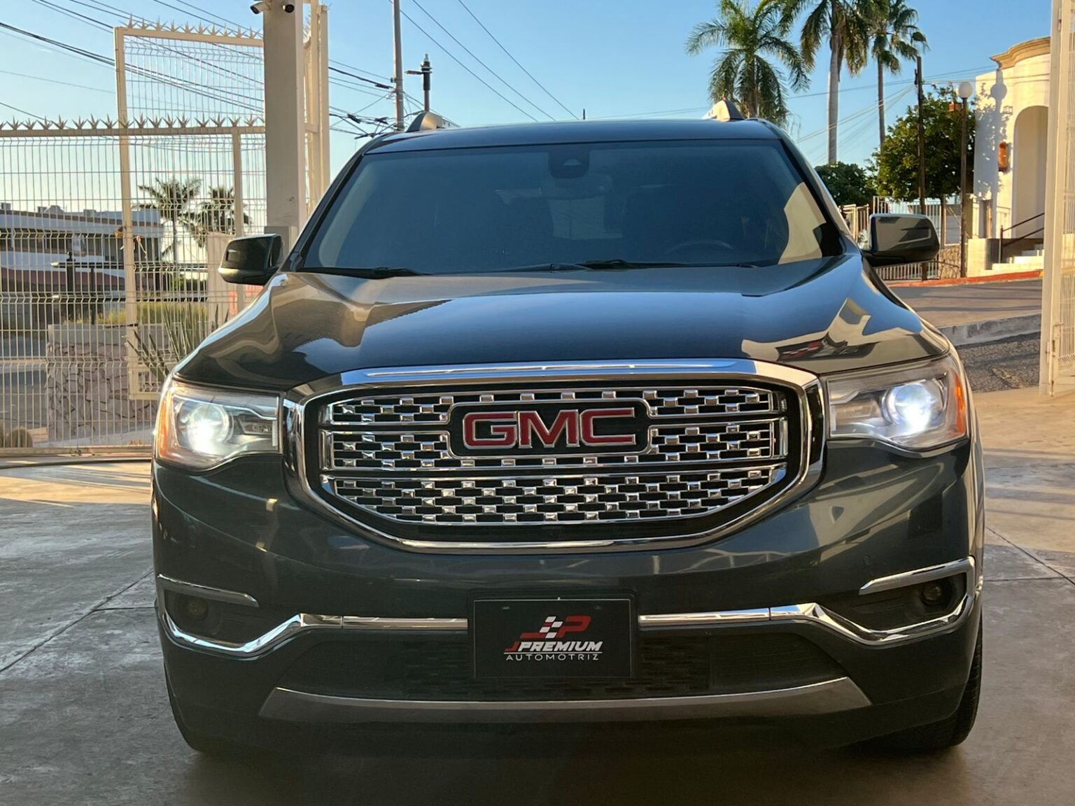 GMC ACADIA DENALI 2019 - J Premium Automotriz