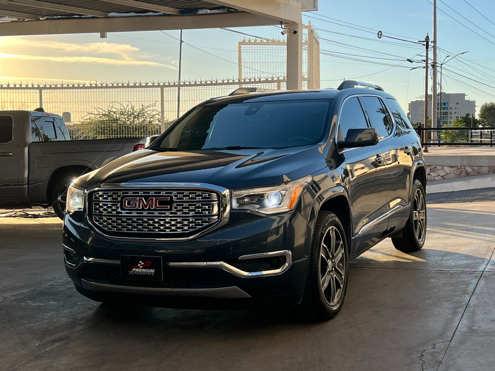 GMC ACADIA DENALI 2019 - J Premium Automotriz