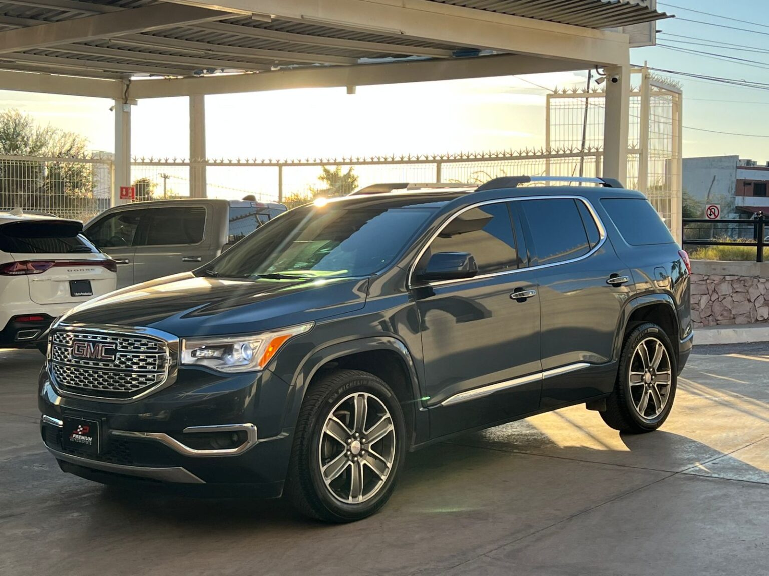 GMC ACADIA DENALI 2019 - J Premium Automotriz