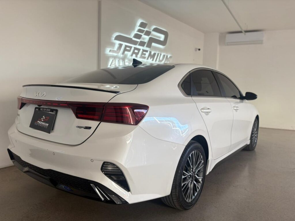 KIA FORTE GT LINE 2023 - J Premium Automotriz