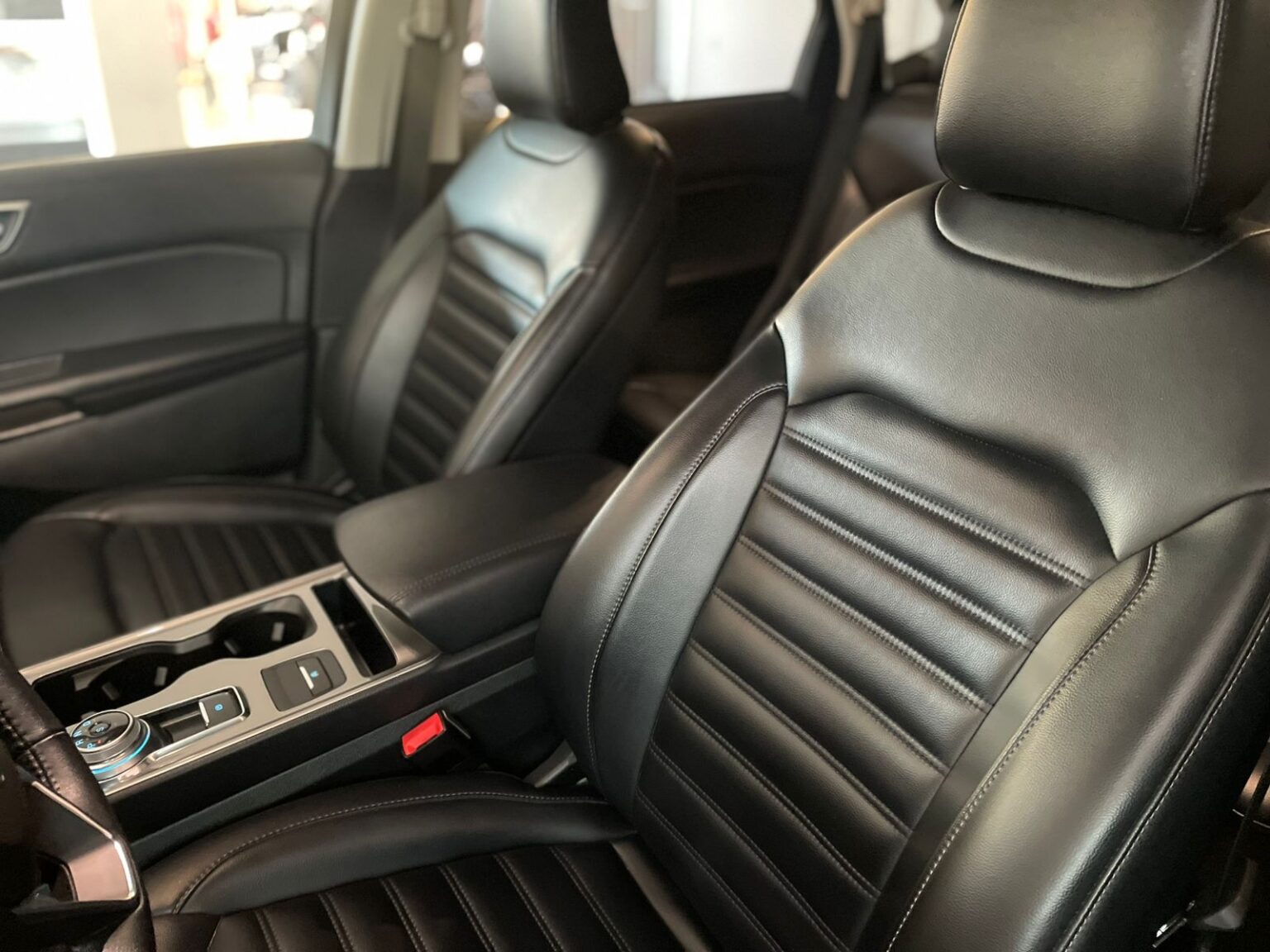 FORD EDGE SEL PLUS 2023 - J Premium Automotriz